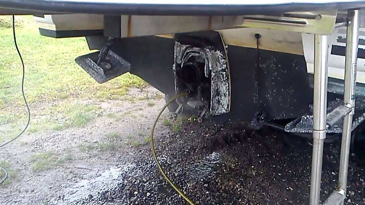 regal commodore 265 Dina - YouTube