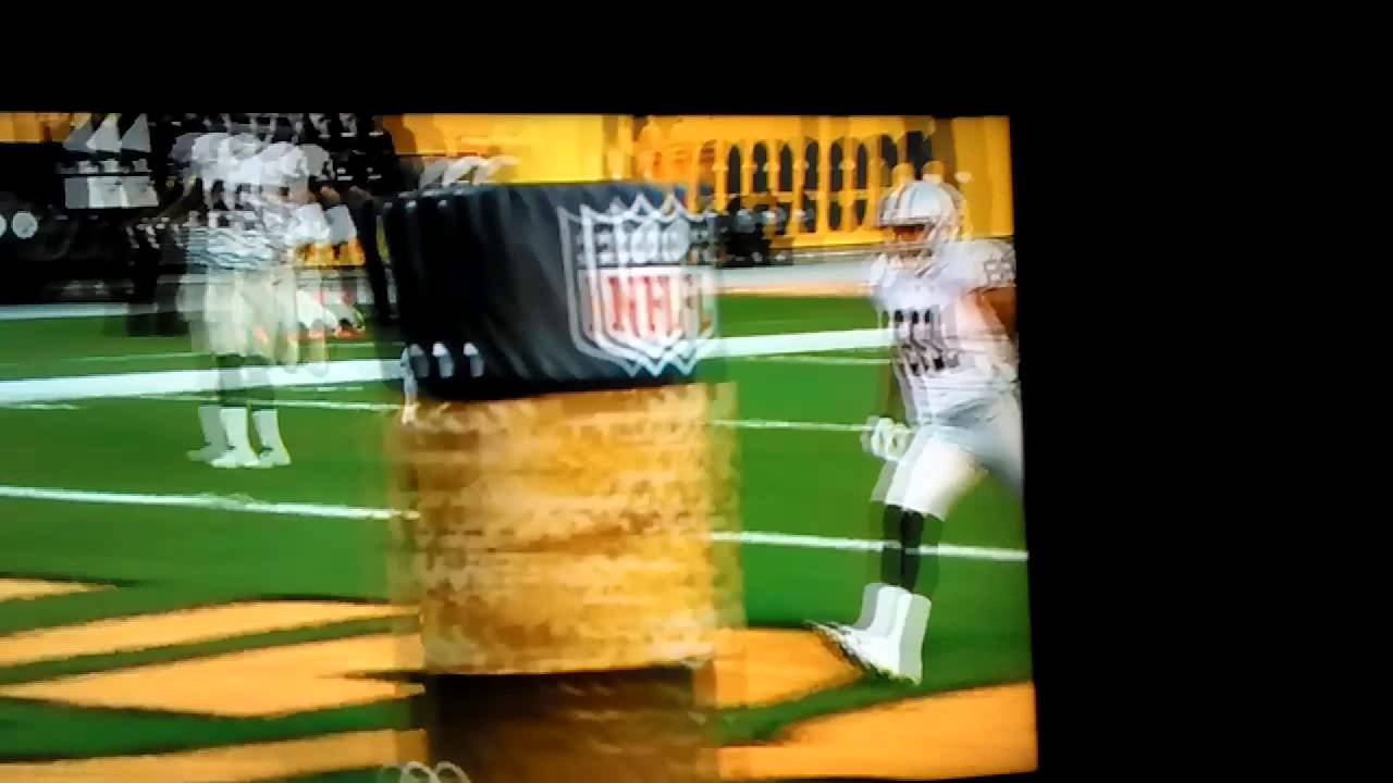 Derek Carr Throws a bullet to M. Crabtree to tie - YouTube