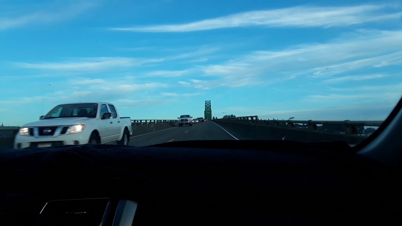 Crossing The Hwy 101 Bridge From Washington To Oregon - YouTube