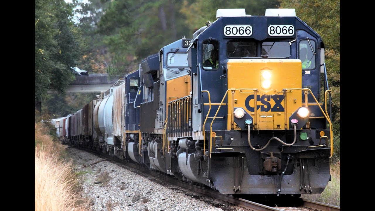 X645 with a SD40-2 leading making the climb into Climax, GA on the CSX Dothan Subdivision - YouTube
