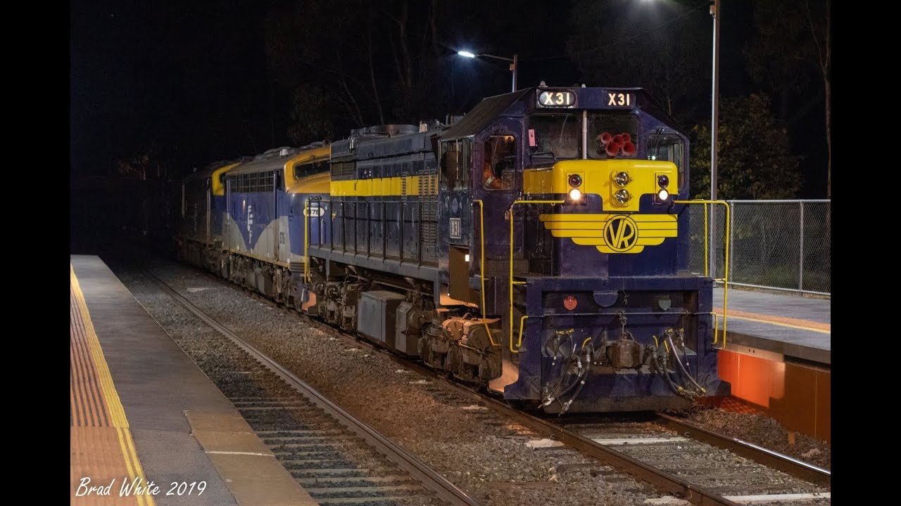 X31, B76 and B80 on 9072 Deniliquin rice train- 23/8/19 - YouTube