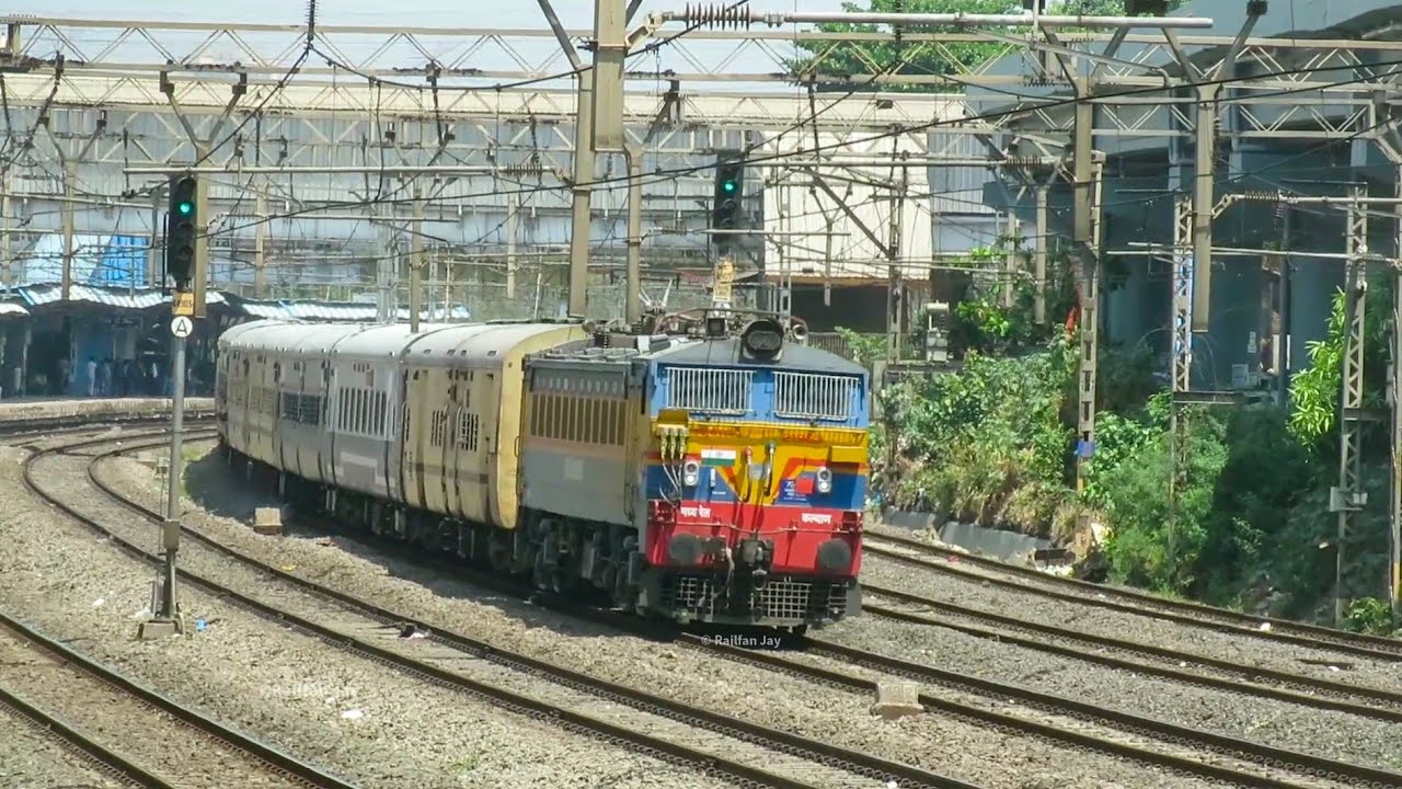 02102 Manmad - Dadar Special Train Crossing With 12071 Jalna Jan ...