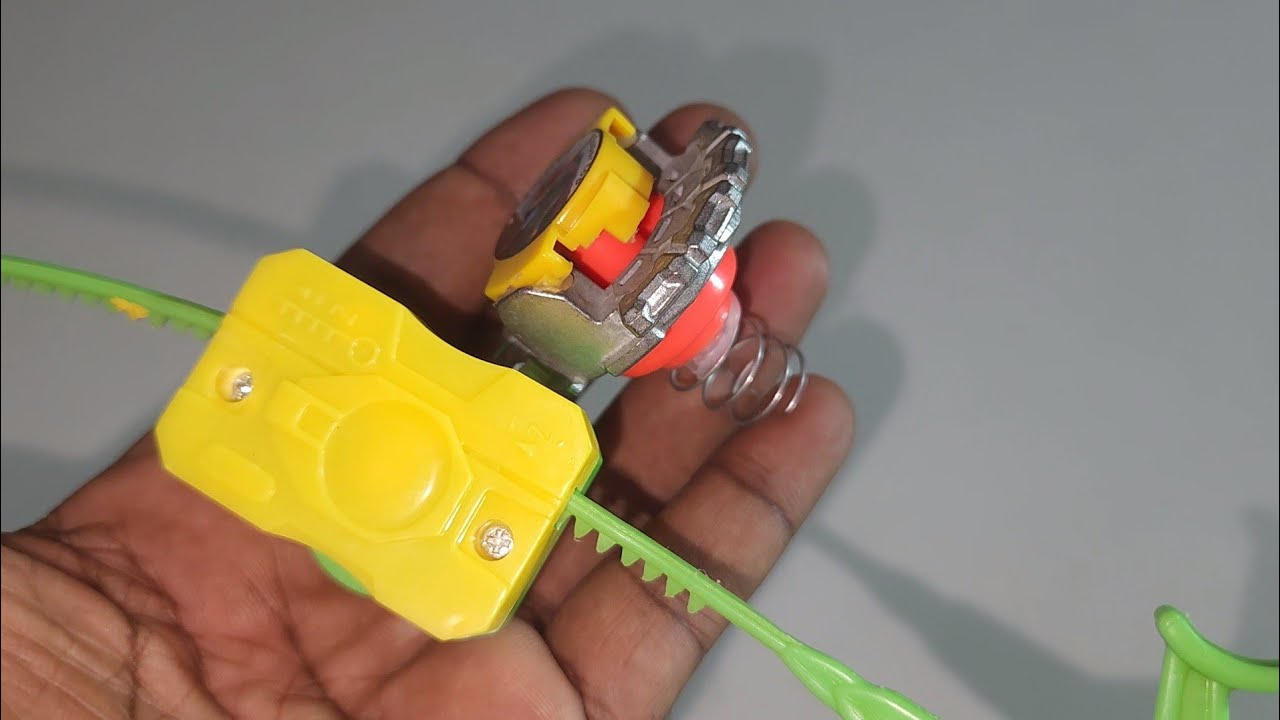 Metal Part Spring Jumping Beyblade - YouTube