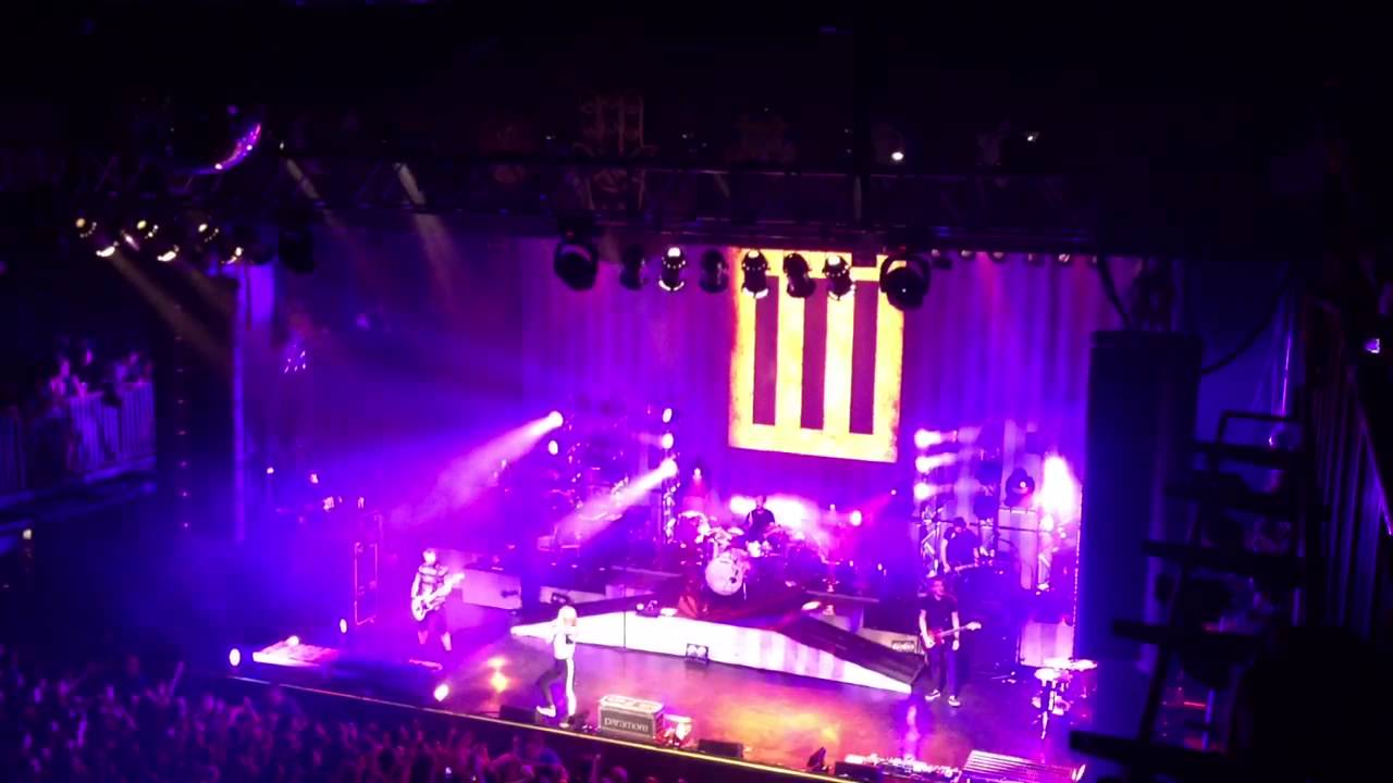 Paramore - Intro + Whoa Live House of Blues Boston, MA May 2013 - YouTube