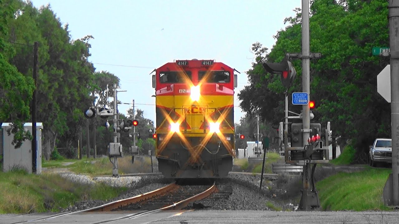 BEST SHOT EVER!! KCS 4147 South Coming At You in Refugio, TX Must Watch - YouTube