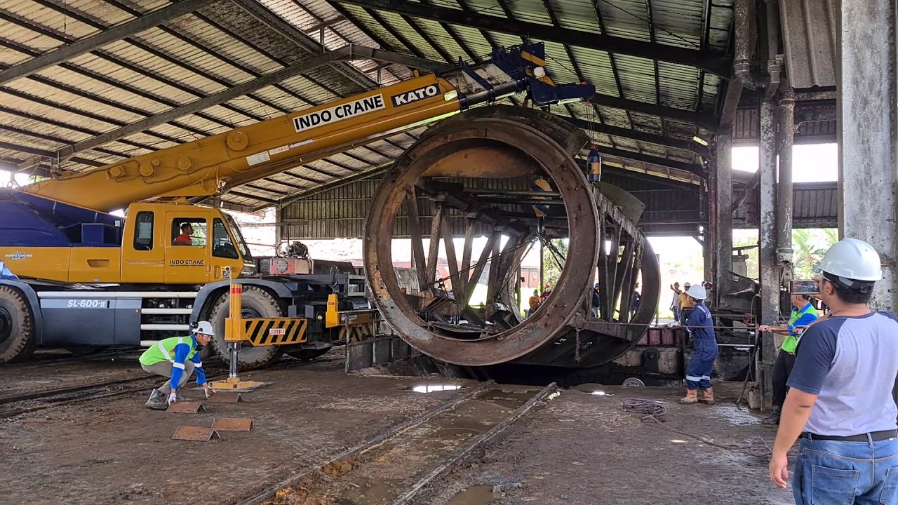 Lifting Tippler, palm oil mill - YouTube