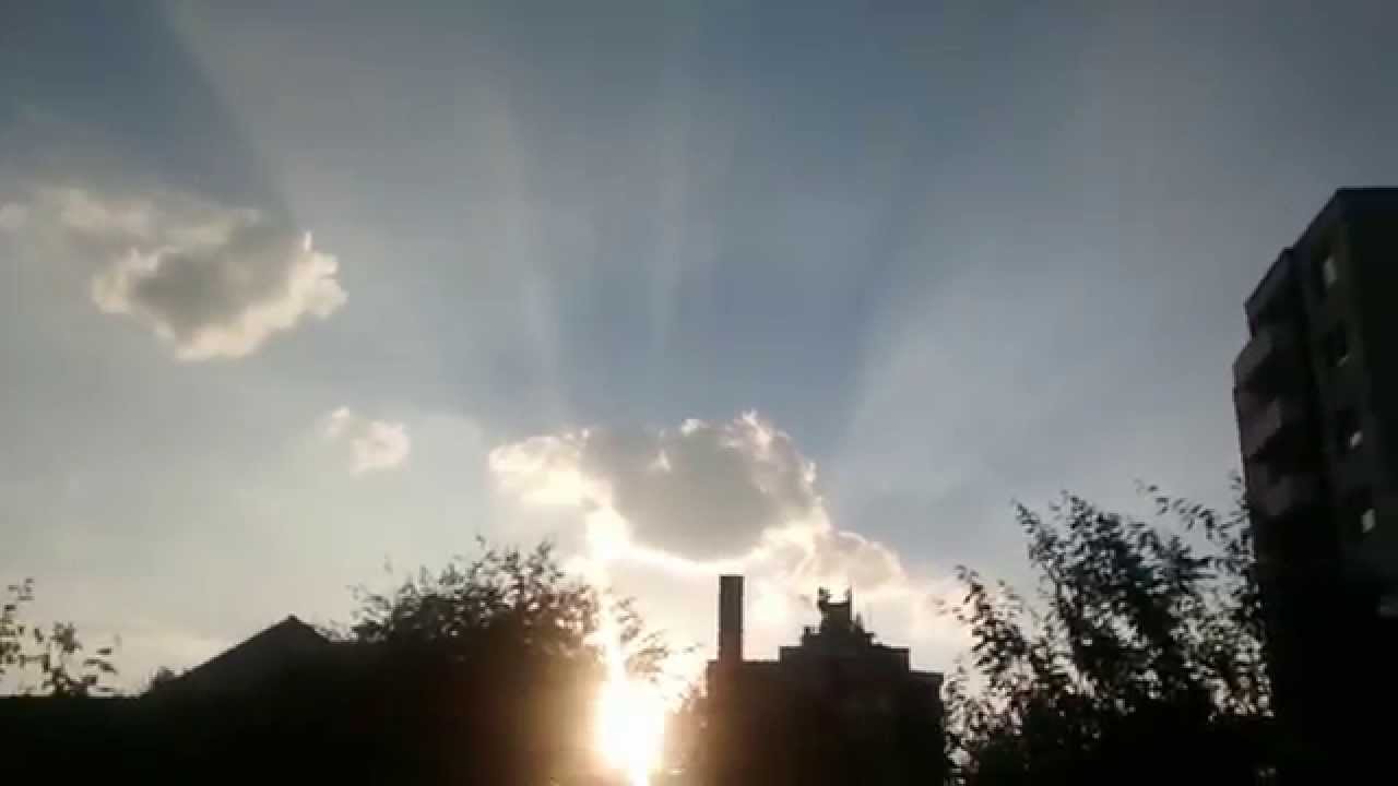 16-17.9.2014 weird Sun RAYS Chemtrail Cloud SHADOWS unreal Fake Sky ...