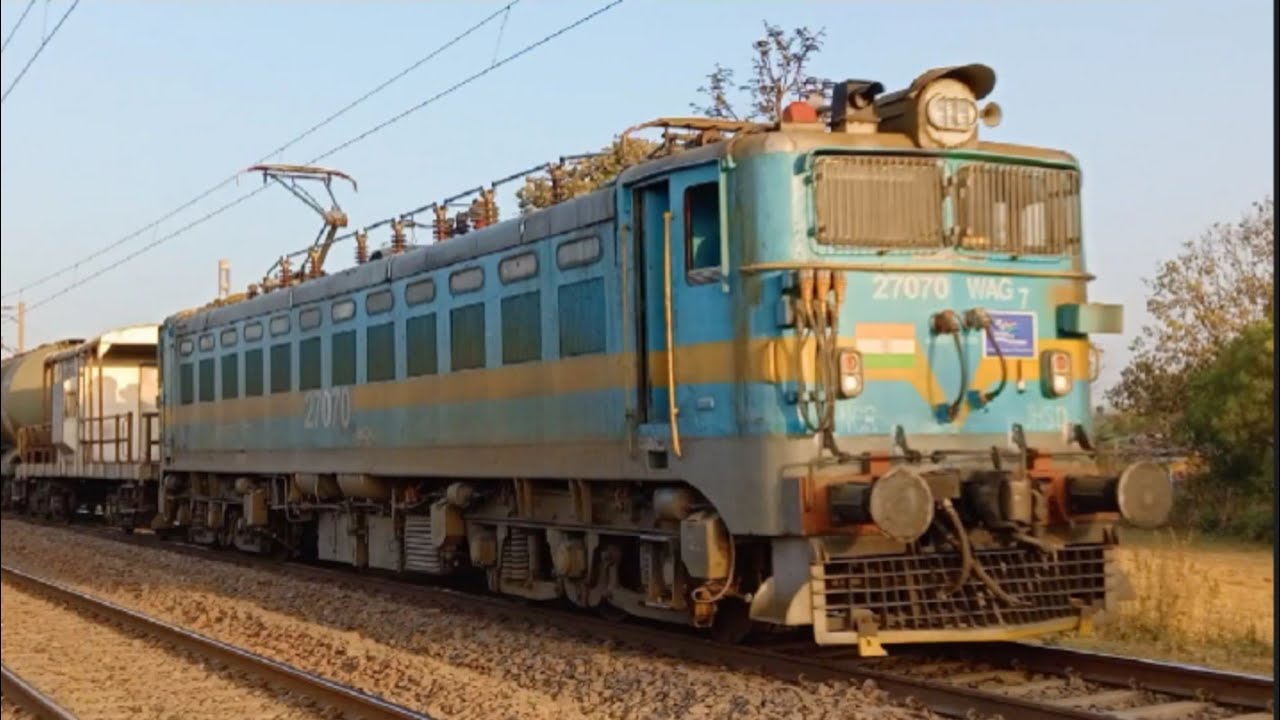 ️🚆 Combination of WAG-9HC,WAP-7,WAG-7,WDG-4, WAG-12B Back to Back ...