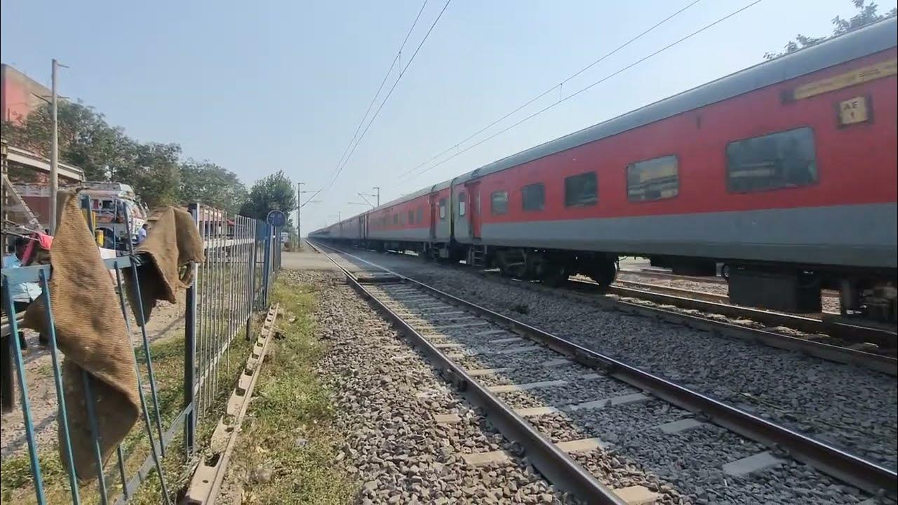 Shalimar Mumbai LTT Jnaneswari Super Deluxe Express - YouTube