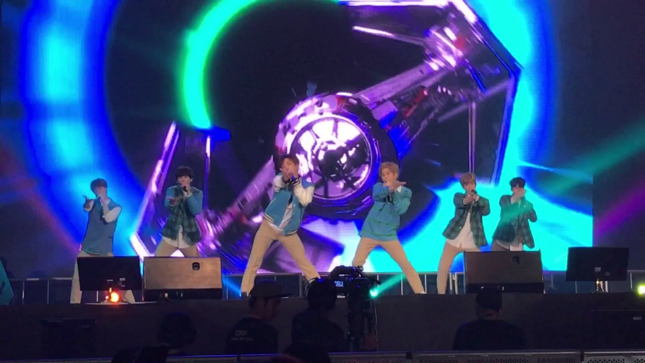 Astro The 1st Showcase in Bangkok - 풍선 (Balloons) - YouTube