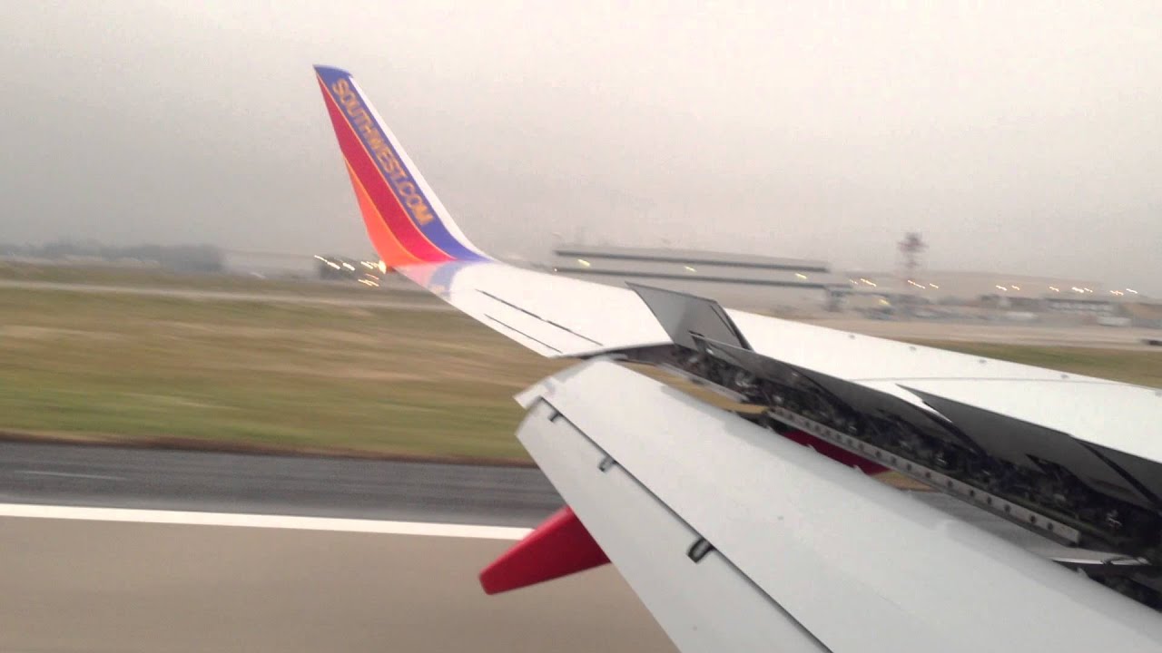 Southwest 737 Landing STL Runway 12L - YouTube