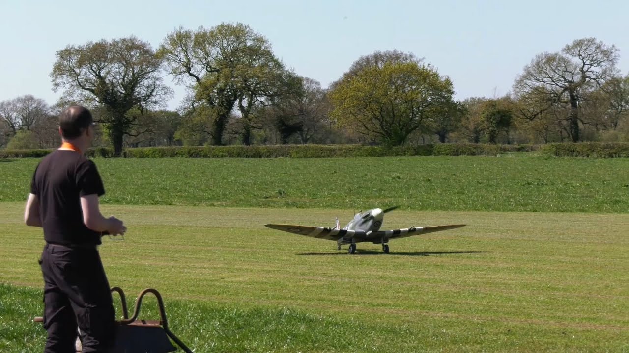 Giant Scale Spitfire (Mick Reeves) 2nd Flight - YouTube