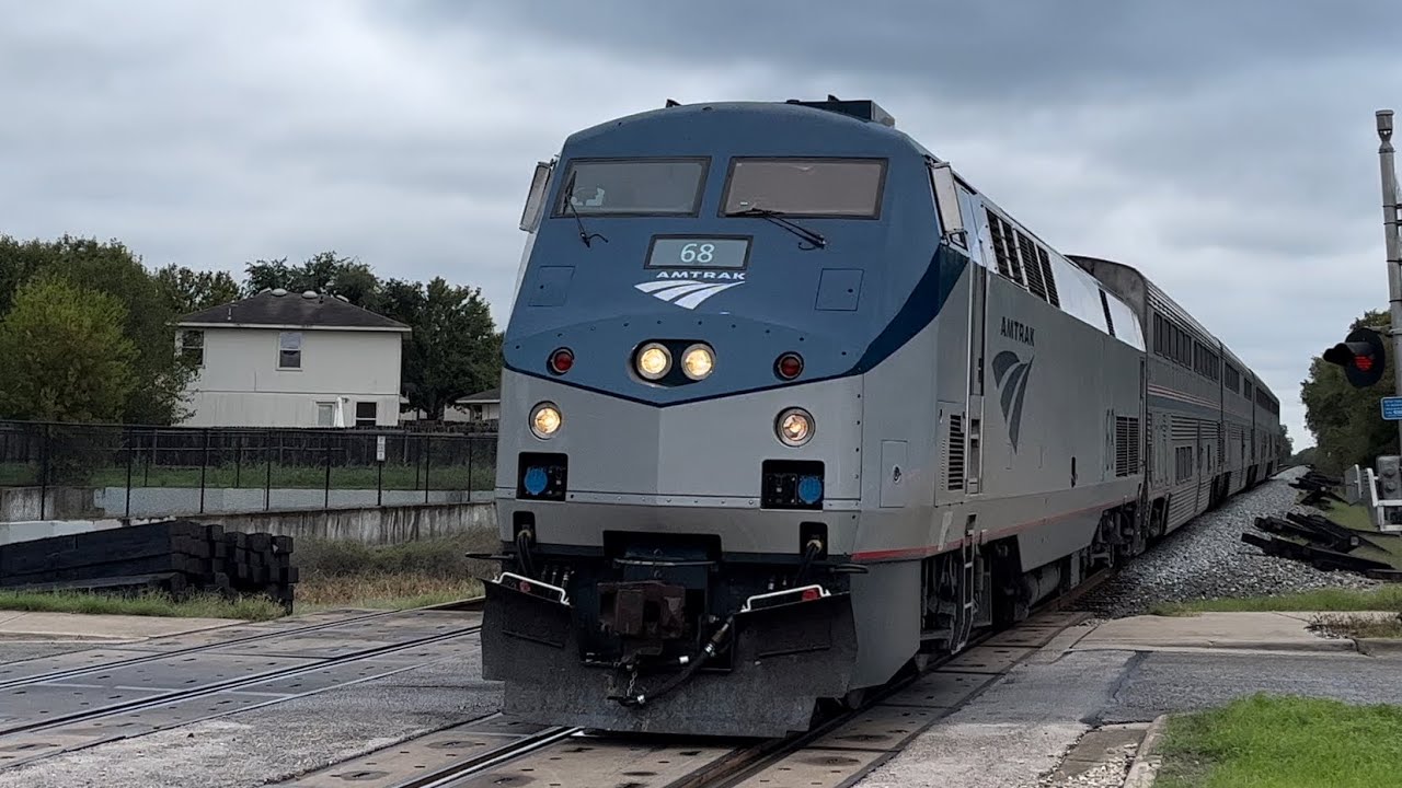 Amtrak 22 passing Dittmar Road in Austin, Tx - YouTube