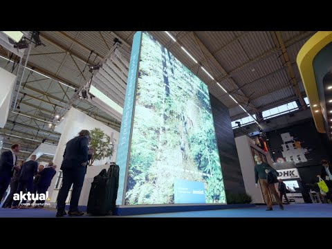 Indrukwekkende beursstand voor Deceuninck op Polyclose - YouTube