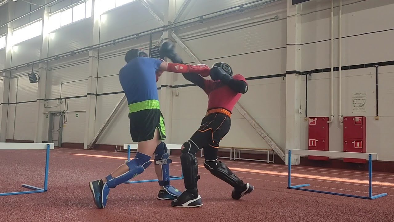 Counter attack training in boxing sparring - YouTube