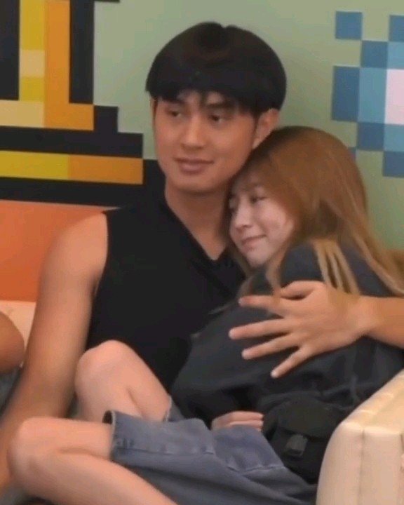 JMFYANG sweet moments #pbbgen11 #pbb #jmfyang #fyang #jmibarra - YouTube