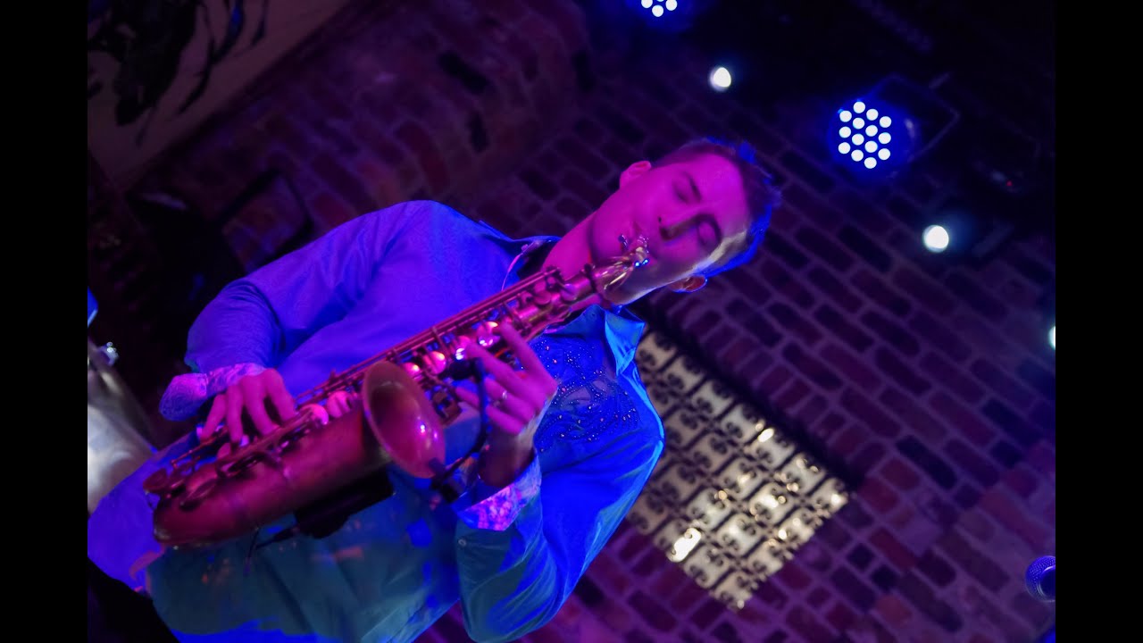 Chris Godber - "Chill" (Live) - YouTube