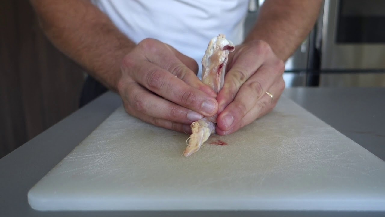 How to debone chicken wing - YouTube