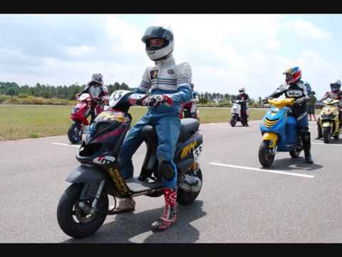 PIAGGIO ZIP SP 70 HEBO - YouTube