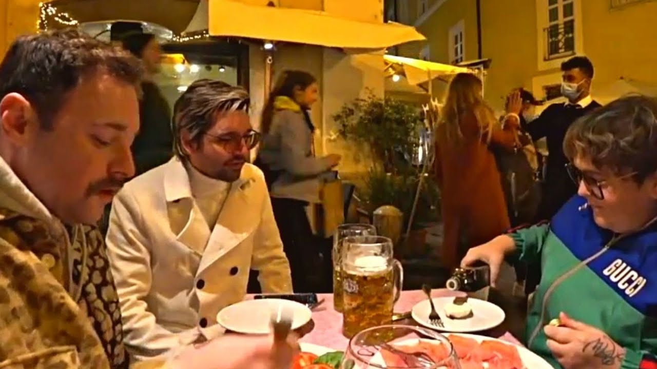 Waiter Gets The Ladies EZ Clap - YouTube