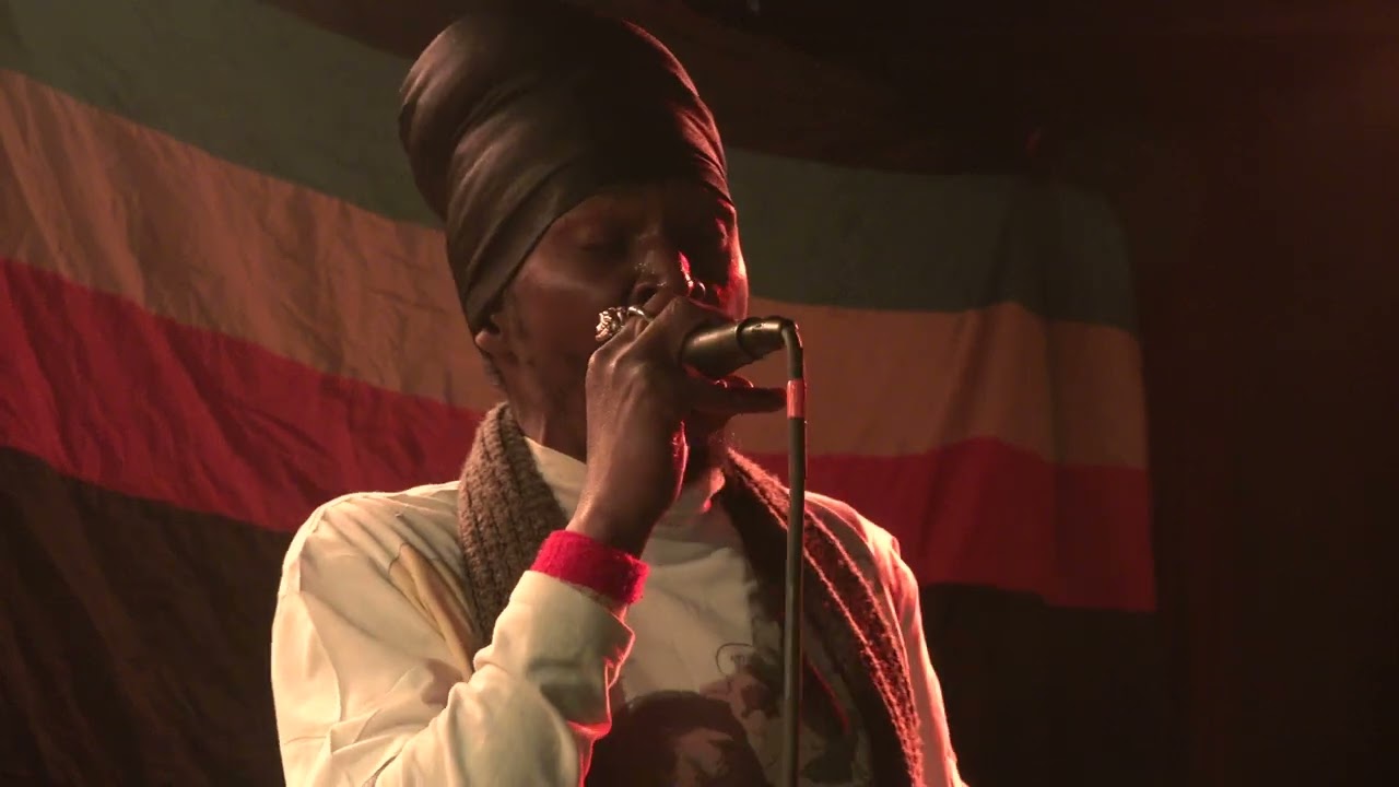 Arkaingelle w DJ Jacques at the Hopmonk Apr 10 2022 - YouTube