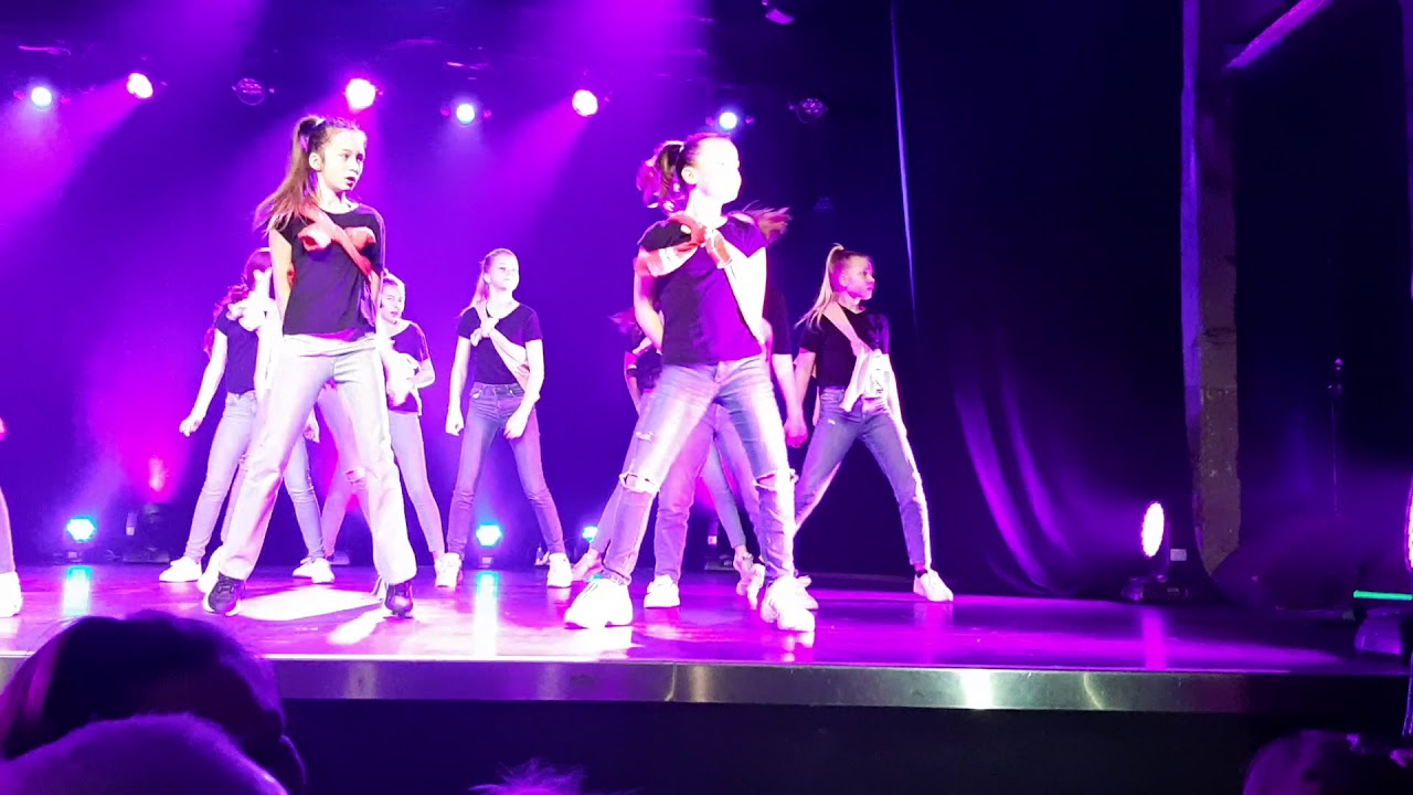 Cool kids dance action - YouTube