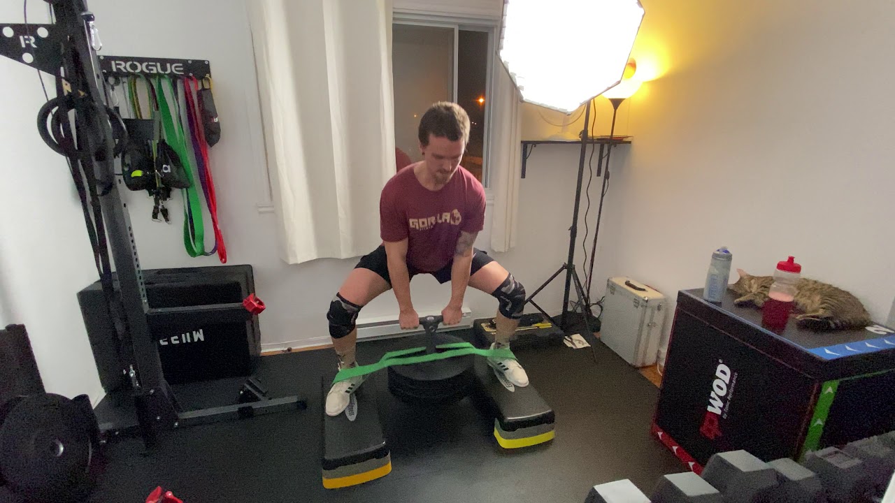 Sumo T-Bar banded sumo squat - YouTube