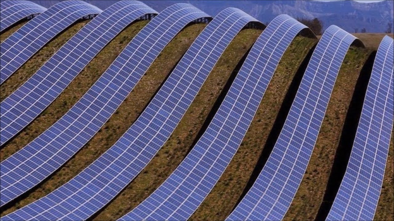 Les Mees - Najveća Solarna Farma u Francuskoj - YouTube