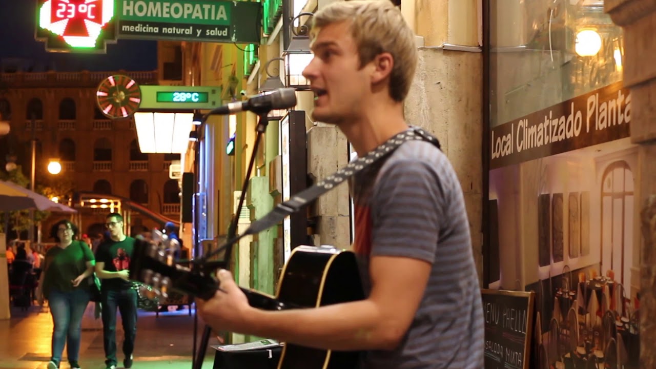 the singer, Valencia - YouTube