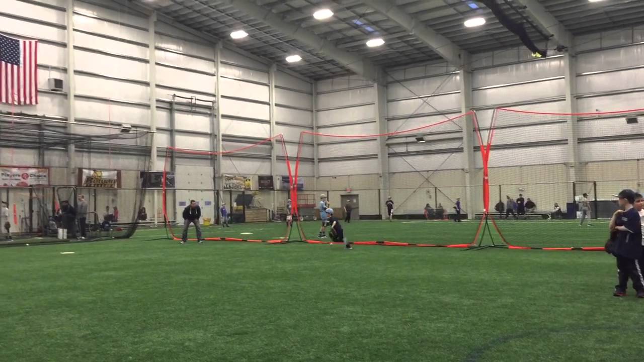 8 year old catching fly balls - YouTube