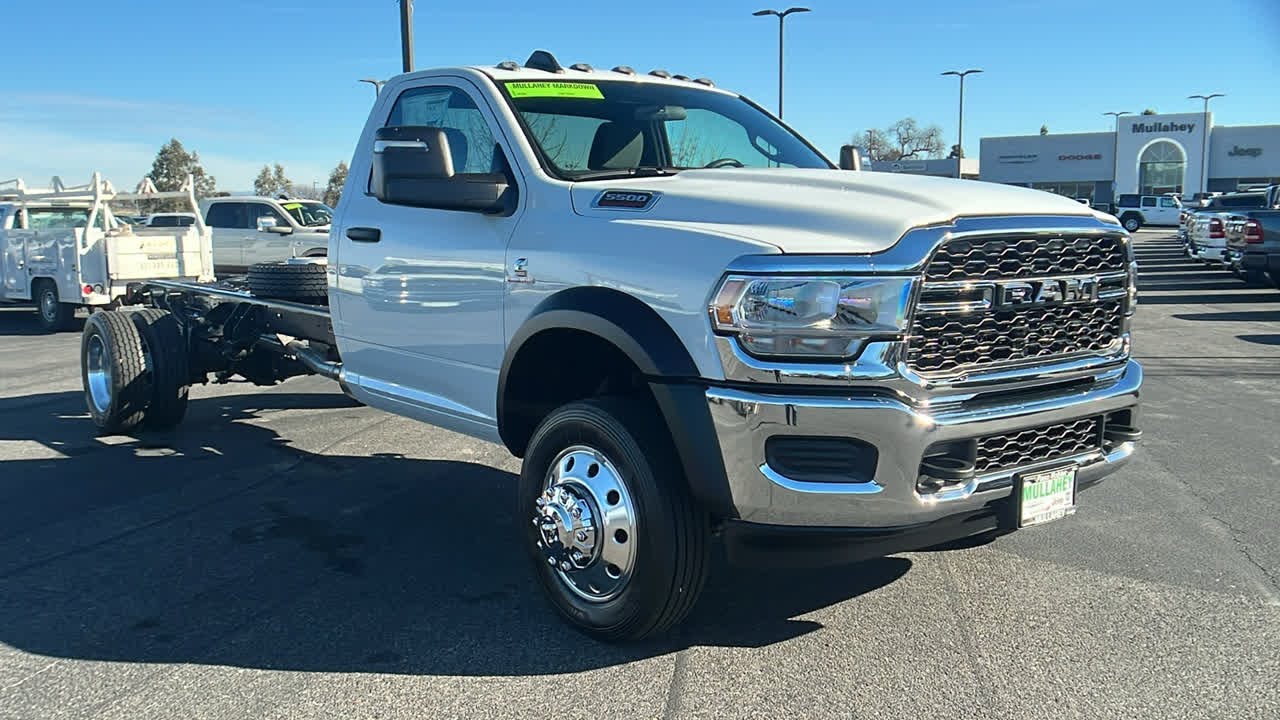 2024 Ram 5500_Chassis_Cab Tradesman CA Paso, Robels - YouTube