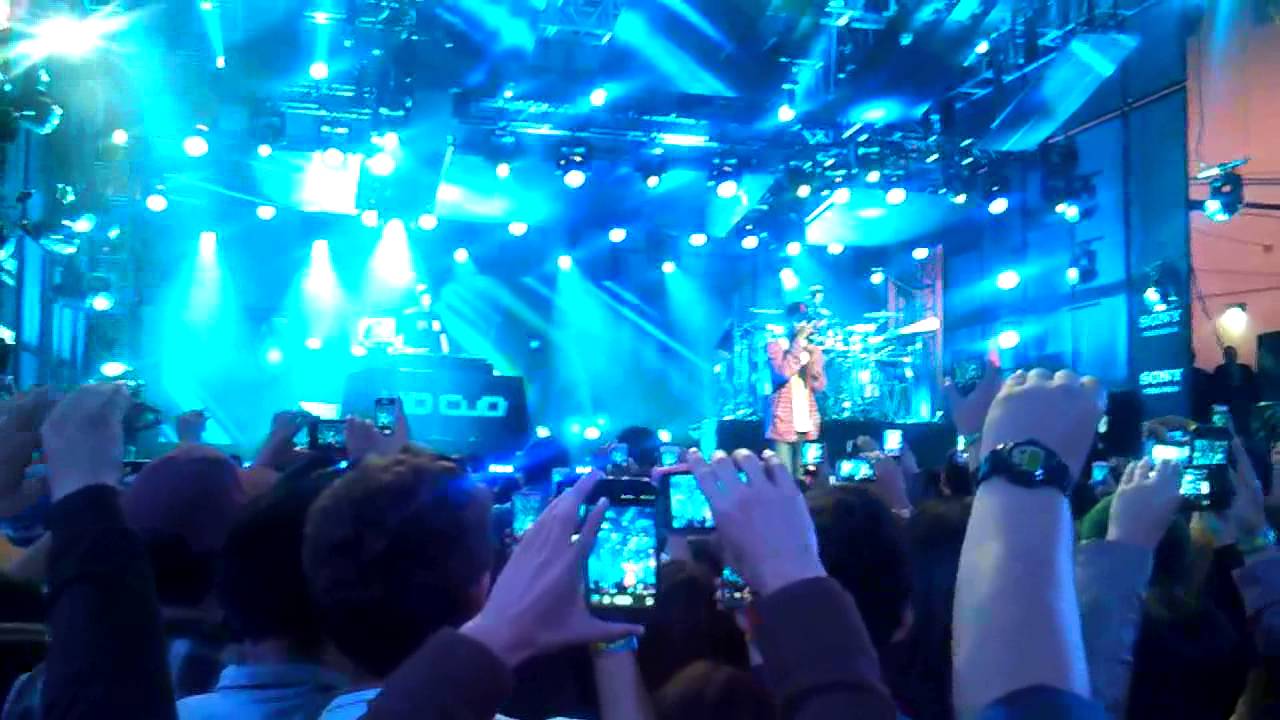 Kid cudi premieres 'mad solar' at Jimmy Kimmel - YouTube