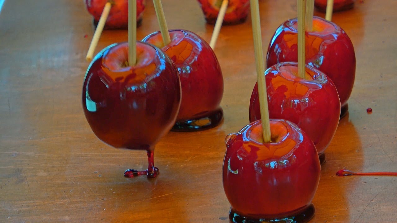 Apple candy coating apples with candy - Nakanoshima Festival - YouTube