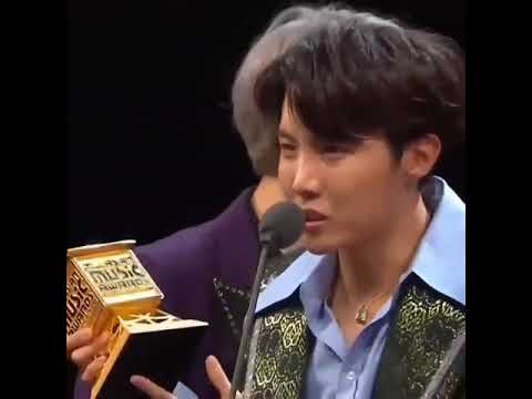 JHOPE crying at MAMA 2018