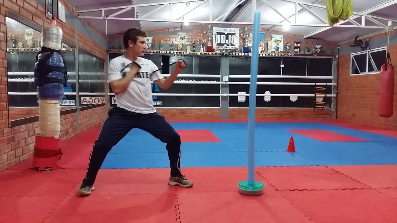 Karate - Victor Alvez - treino funcional socos com elastico - YouTube