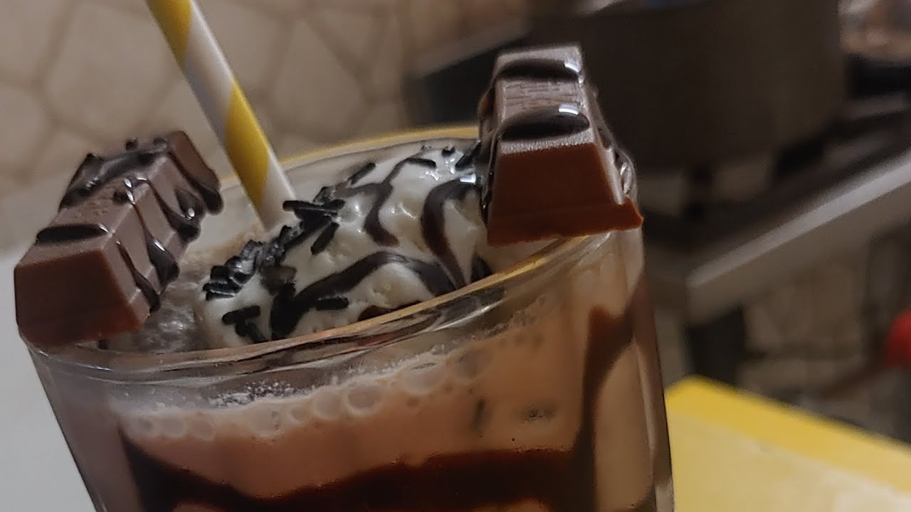 Exotic Kitkat milkshake with ice cream in just @Rs.60//Bhubaneswar ...