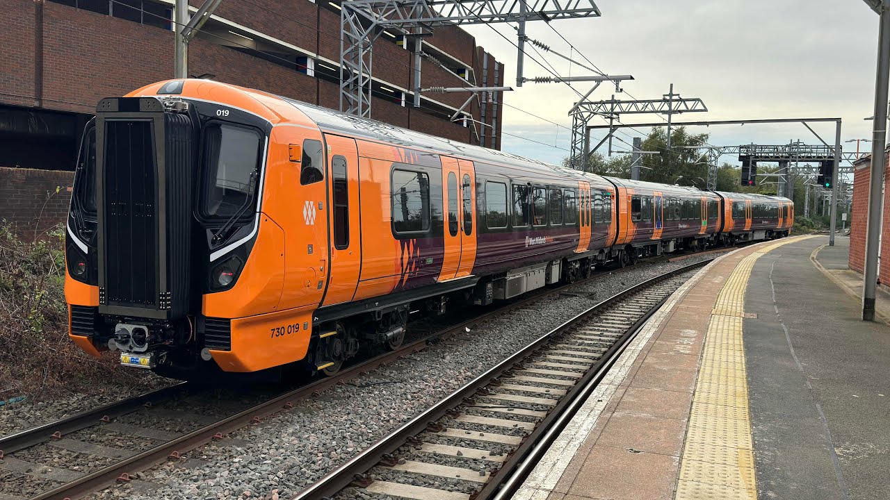 WMR Class 730 019 with 5028 Soho L.M.D. - YouTube