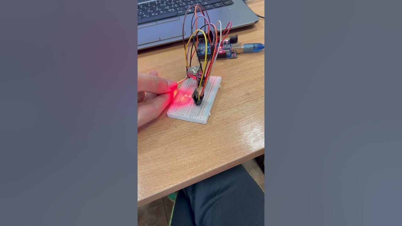 Smoke sensor Arduino - YouTube