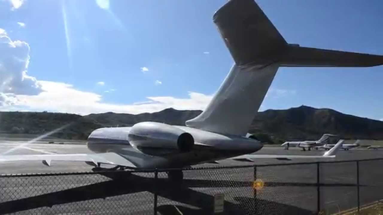 Private Jets at Aspen Airport, Colorado - YouTube