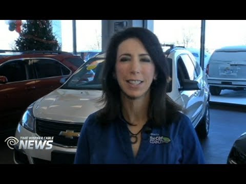 2014 Chevrolet Traverse Expert Car Review by Lauren Fix - YouTube