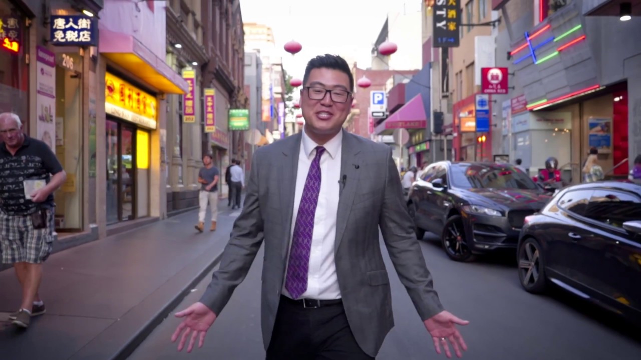Jason Lien - The Auctioneer - 401/340 Russell Street Melbourne - YouTube