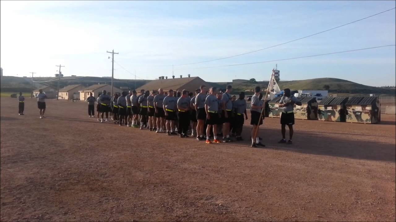 US Army Company Run - YouTube