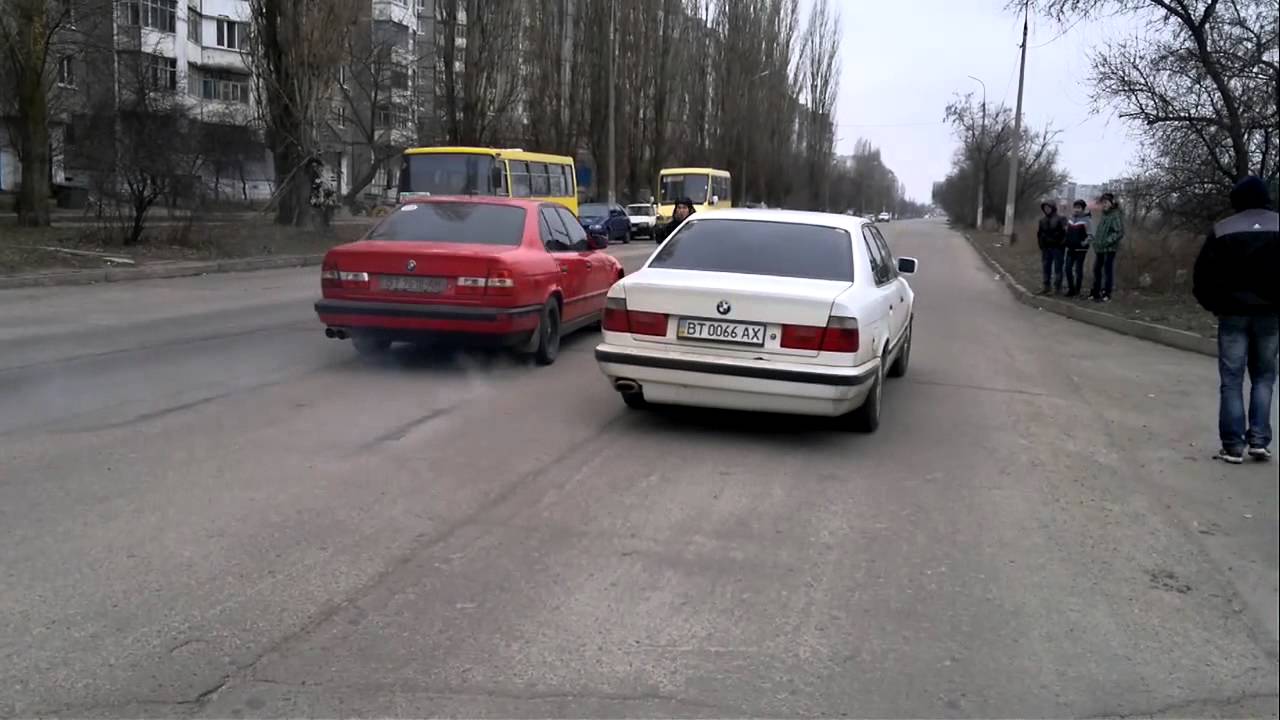 BMW e34 530 vs BMW e34 520 - YouTube