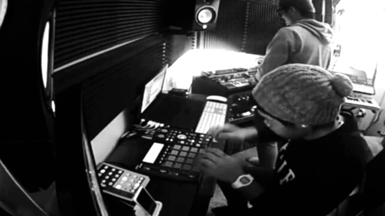 Envoy x Beatmaker Steve (Live MPC Jam Session) - YouTube