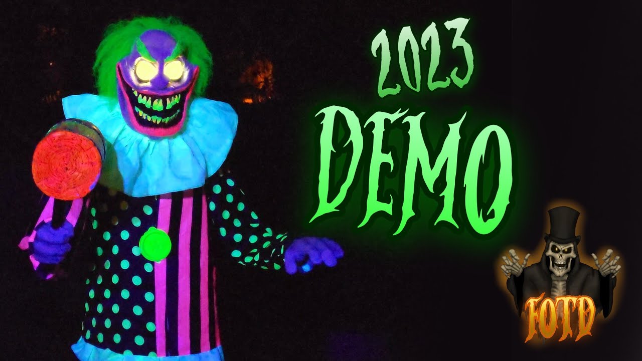 Wacky Mole Animatronic with MOVING ARM | Spirit Halloween 2013 Demo ...
