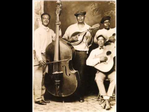 Dallas String Band -- Chasing Rainbows - YouTube