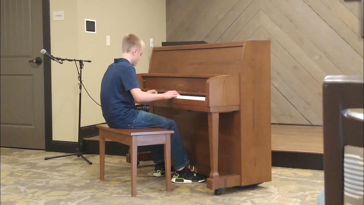 Andrews recital on the piano - YouTube