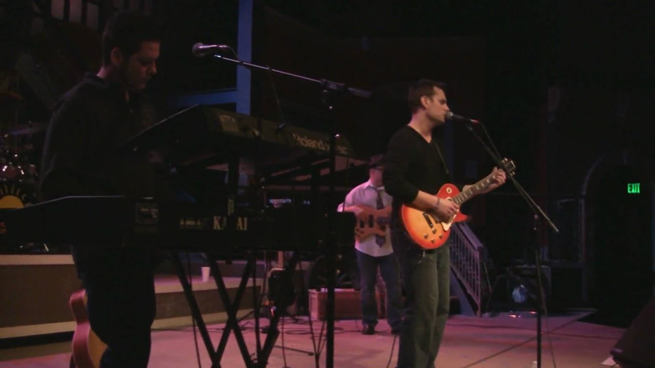 Joe Cameron performing "With or Without You - She Will Be Loved" live ...