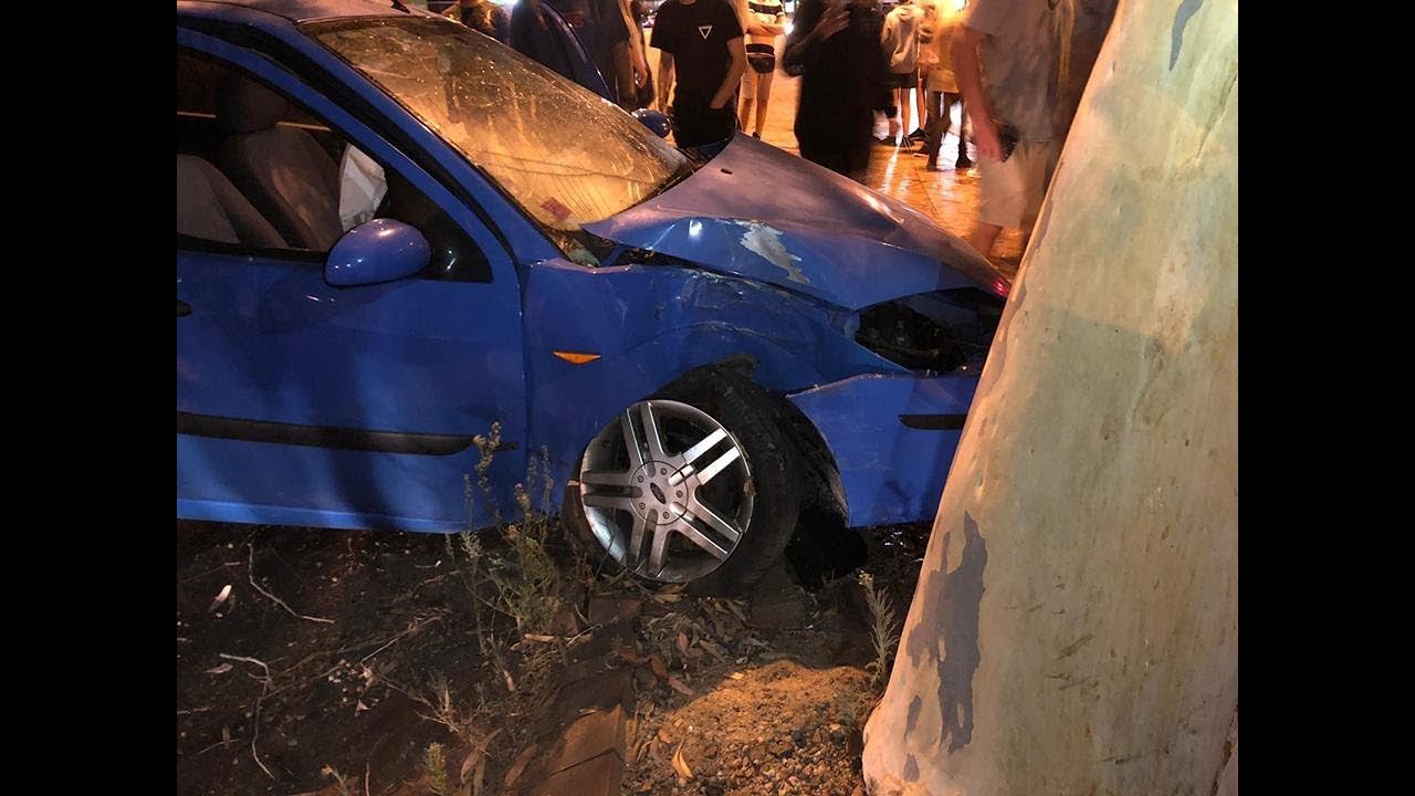 Ford Focus Burnout EPIC FAIL in Perth, Western Australia - YouTube