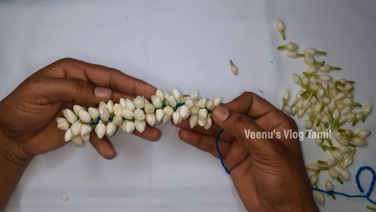 Malligai Poo Kattuvathu Eppadi - Tamil | மல்லிகை பூ கட்டுவது எப்படி ...
